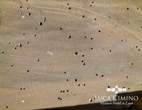 Disinfestazione Tarli Legno Genova: Consolle Liberty